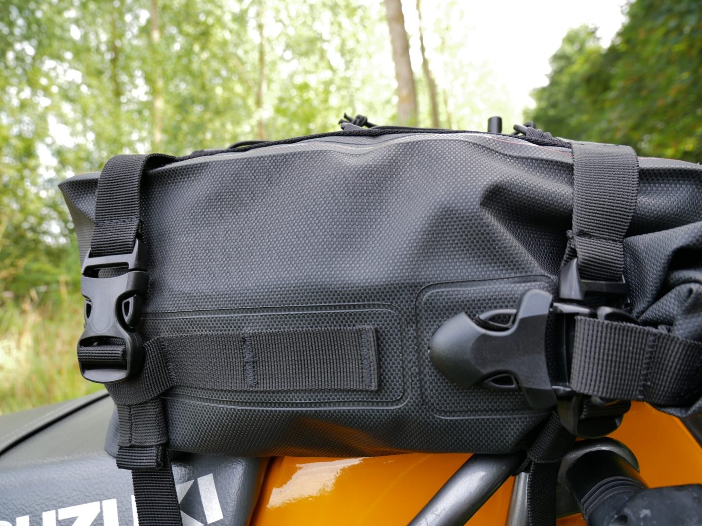 Test du sac étanche Enduristan Base Pack XS – Motard Adventure