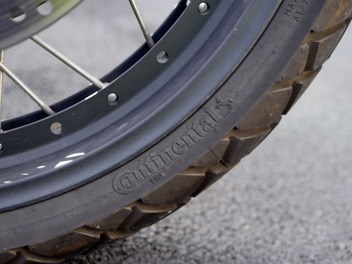 Test des pneus Continental TKC 70 : tout-terrain au sec – Motard Adventure