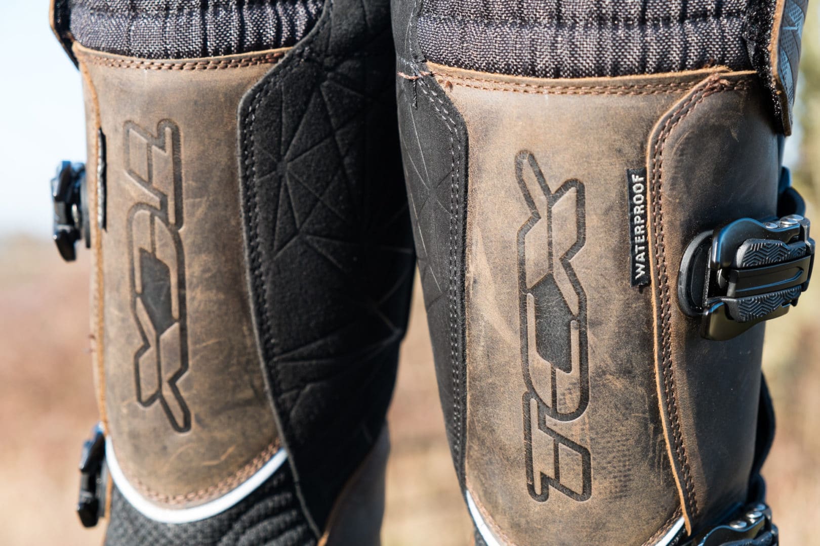 Test des bottes TCX Drifter Waterproof, l’Adventure chic – Motard Adventure
