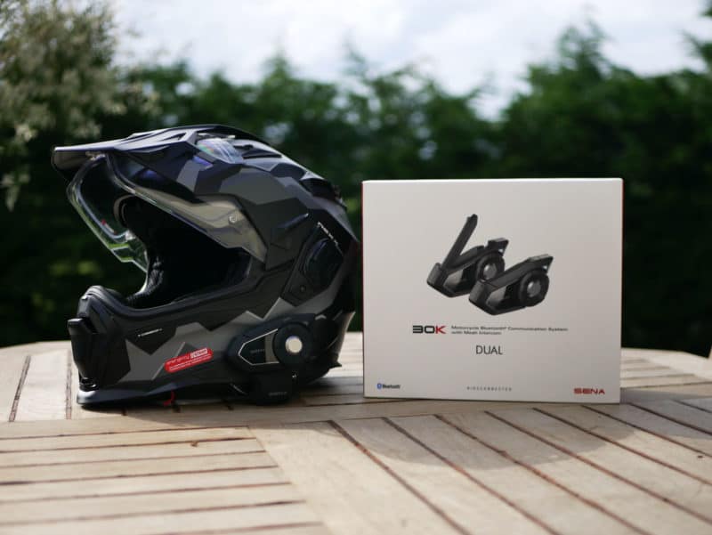 Test de l’intercom Sena 30K : paradoxe technologique – Motard Adventure