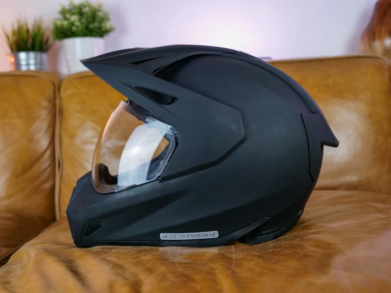 Test du casque Icon Variant Pro : le style pour les aventures estivales ...