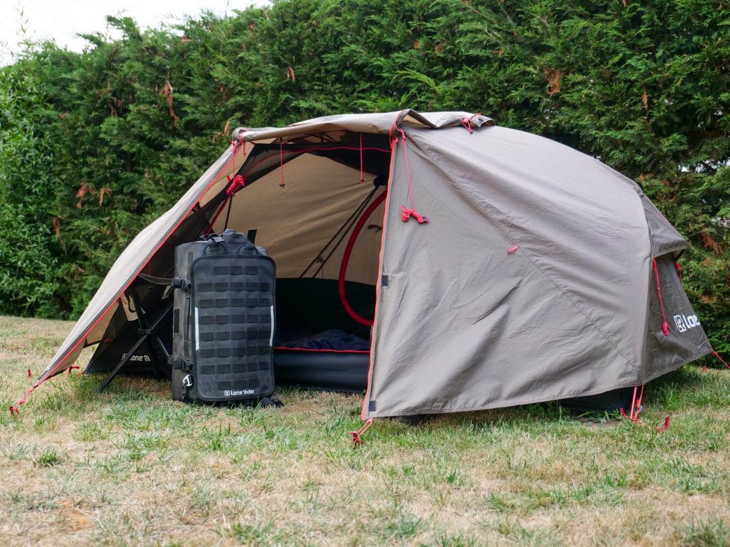 Test de la tente Lone Rider ADV Tent : pensée pour ceux qui voyagent ...